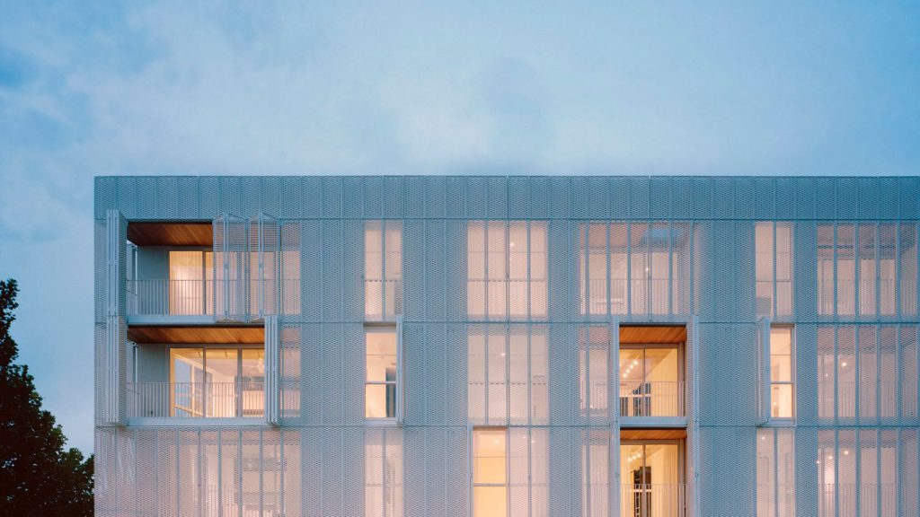 Fieldwork completes Melbourne apartment block with "breathable" mesh ...